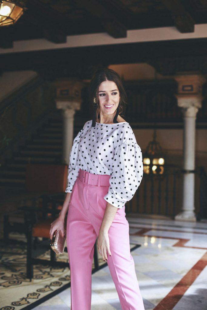 Look de invitada: bautizo o comunión con lunares | Invitada Perfecta