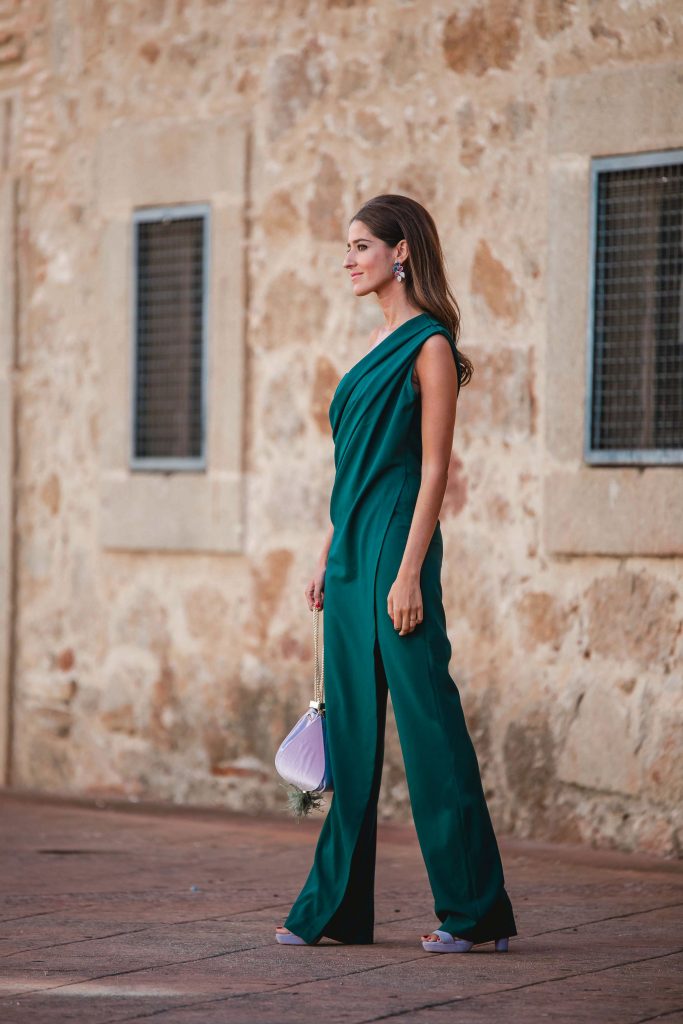 Look de invitada: el mono verde botella | Invitada Perfecta