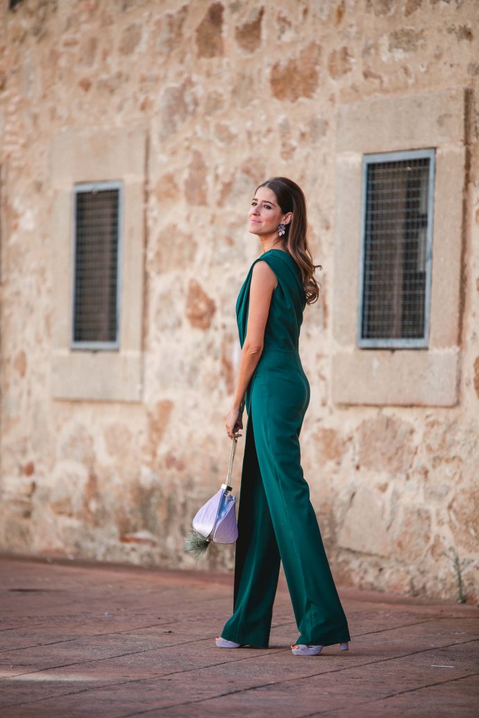 Look de invitada: el mono verde botella | Invitada Perfecta
