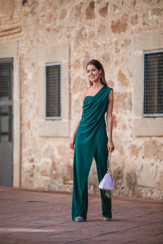 Look de invitada: el mono verde botella | Invitada Perfecta