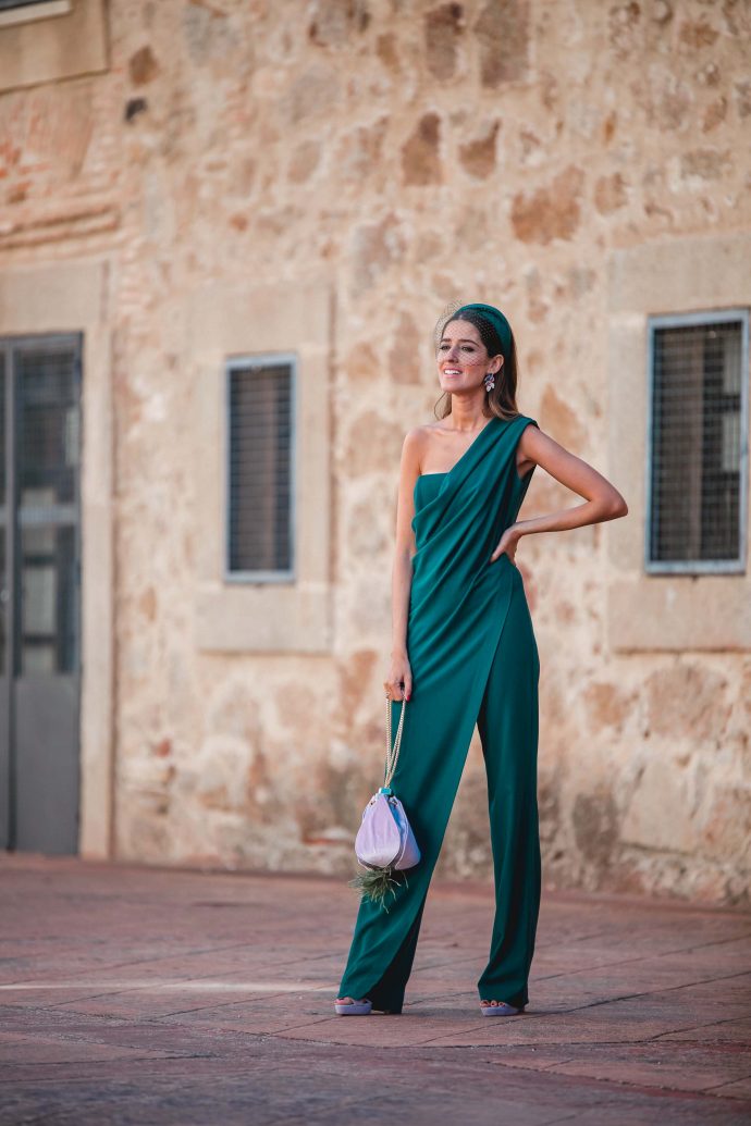 Look de invitada: el mono verde botella | Invitada Perfecta